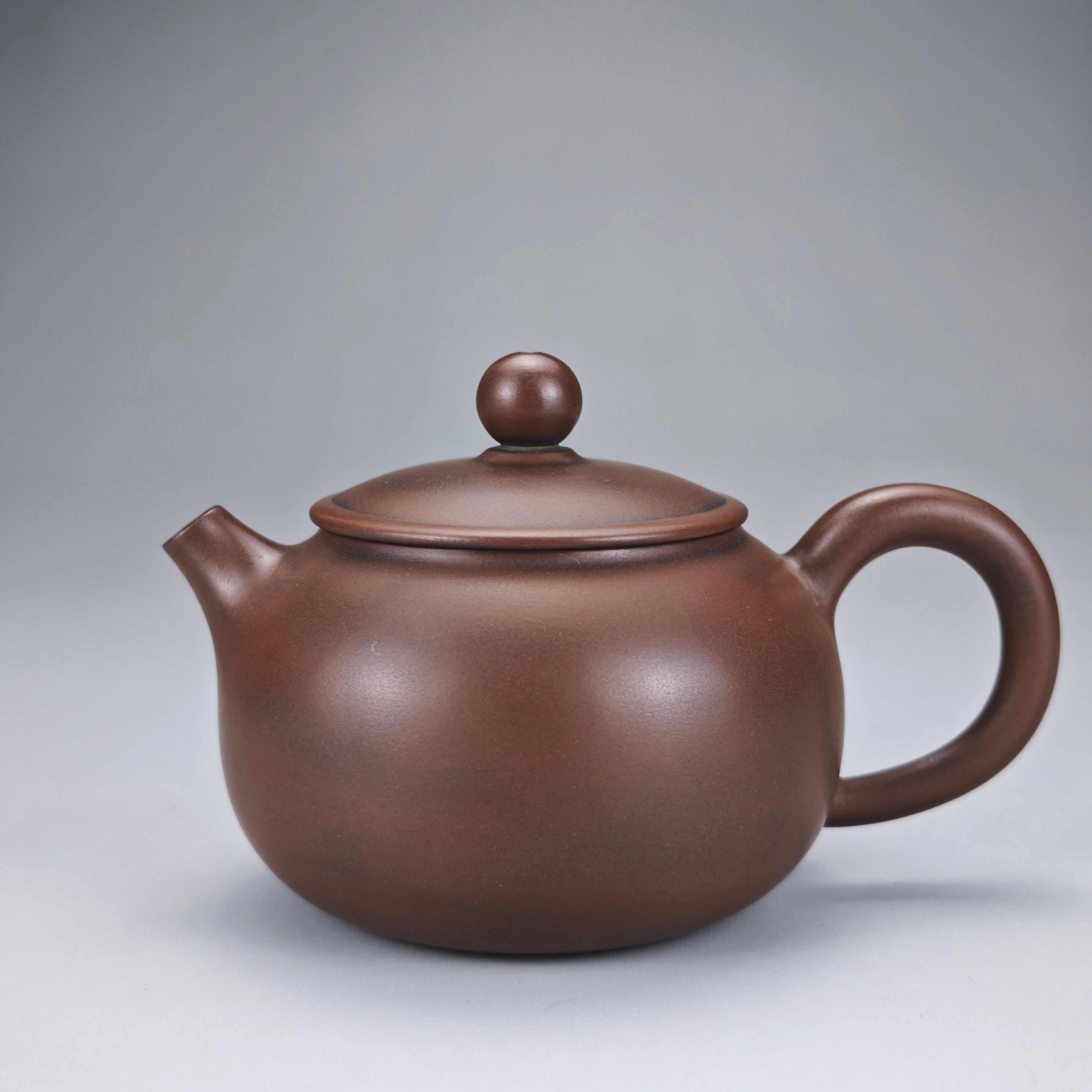 135ml Round Nixing Teapot by Li Wenxin 李文新异性西施 – MudandLeaves