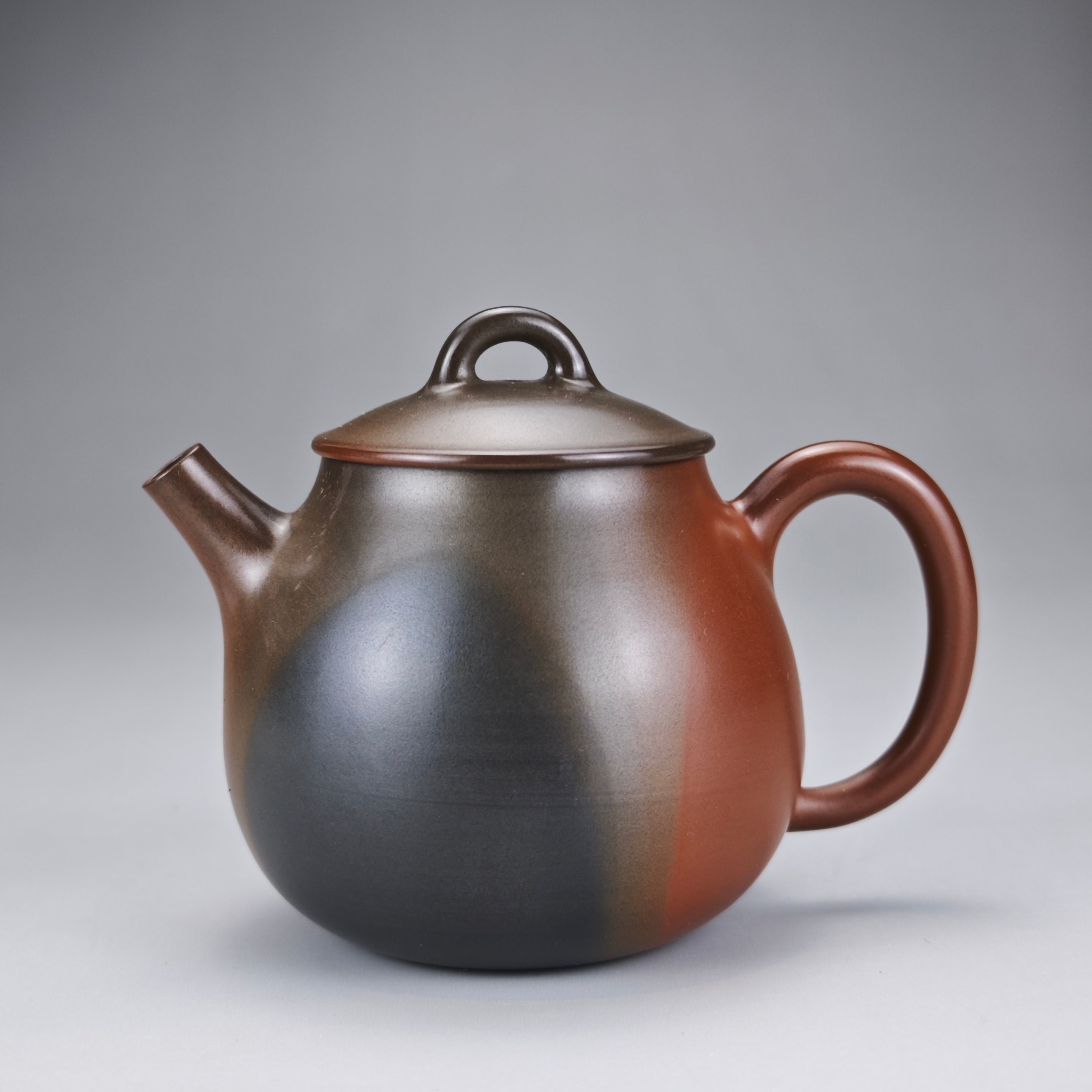 145ml Oval Nixing Teapot with Yaobian by Li Wenxin 李文新阴阳梨形 – MudandLeaves