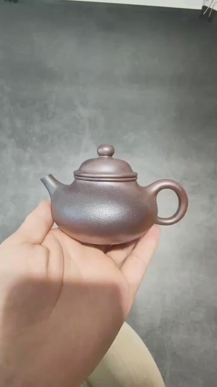 Wood Fired Lao Zini Rongtian Yixing Teapot no.2 柴烧老紫泥容天 155ml – MudandLeaves